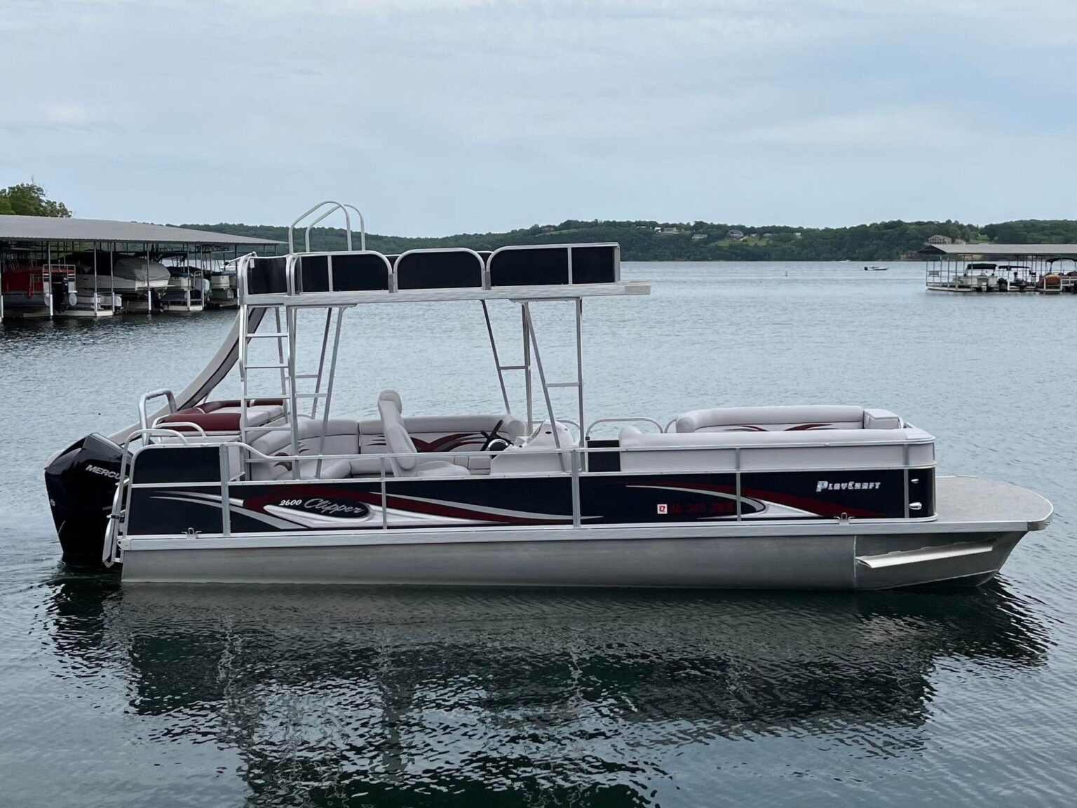 200HP 26 foot pontoon | Panther Bay